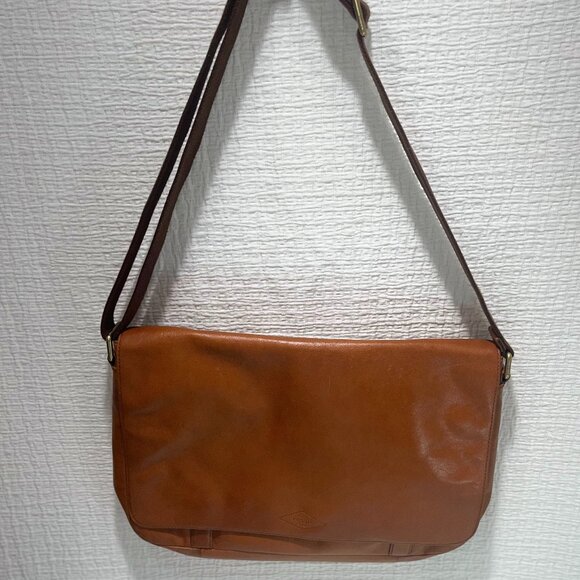 Foss | Bags | Fossil Aiden All Leather Messenger Bag Brown Fold Over ...